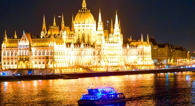 Crociera con cena folcloristica e spettacolo di operetta - Budapest ...