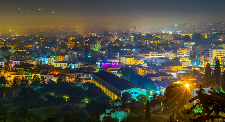 Athens by Night Walking Tour - Atenas | FREETOUR.com