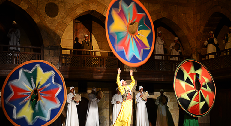 El Tannoura Dance Show, Descubra a herança egípcia! - Cairo | FREETOUR.com