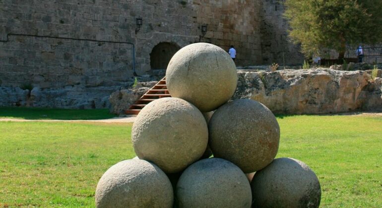 Rhodes : Quiz d'exploration de la ville et jeu de shopping autoguidé ...
