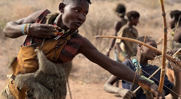 Visita a la tribu Hadzabe con almuerzo y bebidas - Arusha | FREETOUR.com