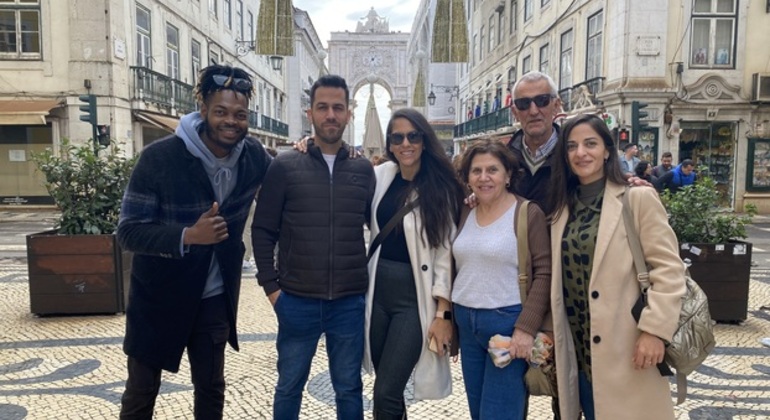 Verschwenden Sie keine Zeit - entdecken Sie Lissabons Seele mit Brito ...