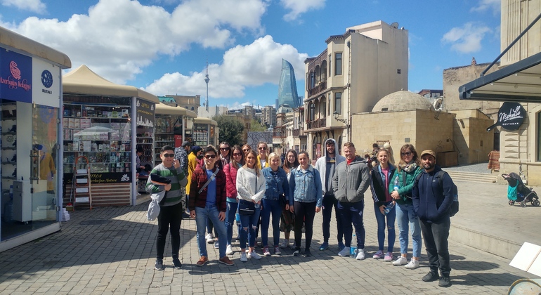Passeio a pé em Baku - Baku | FREETOUR.com